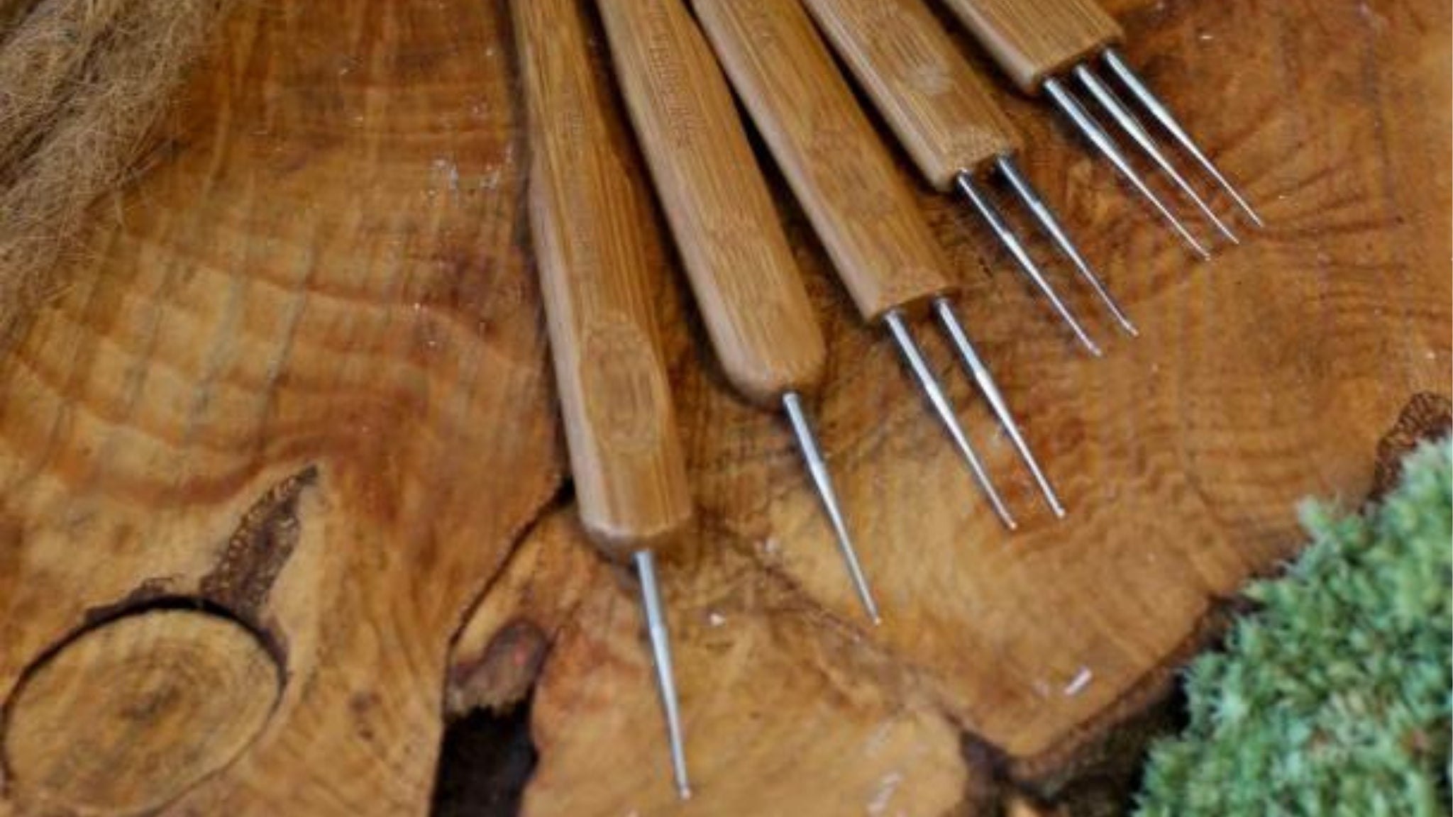 Blog - Learn how to use a dreadlock crochet hook! - RAW ROOTs